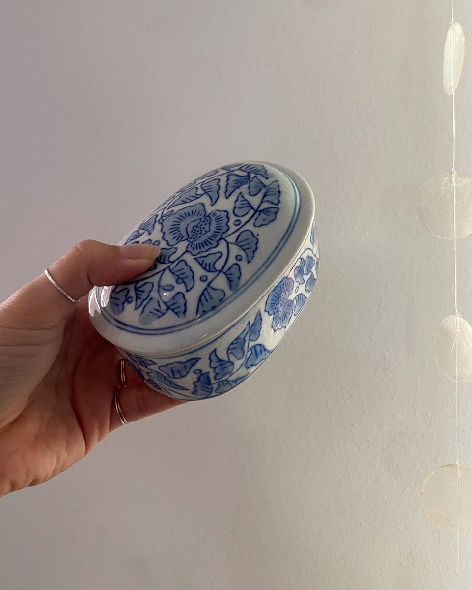 Oval Blue Jewelry Box – The Gentle Witch